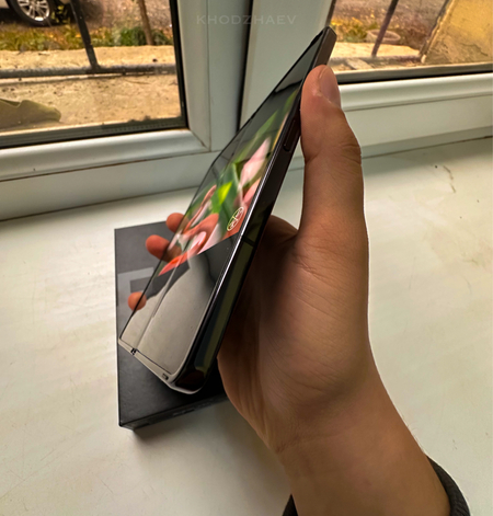 Galaxy Z Fold 4 12/512GB в идеальном состоянии +чехол кабель