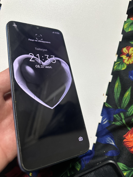 Techno spark telefon sotiladi