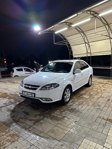 Срочно продается Gentra!
