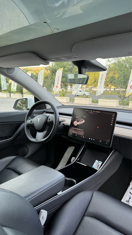 Tesla modul Y sotiladi