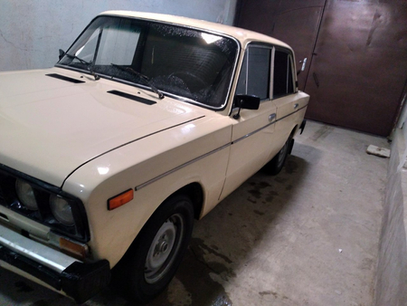 2106 сотилади. Холати яхши. Нархи 1800$