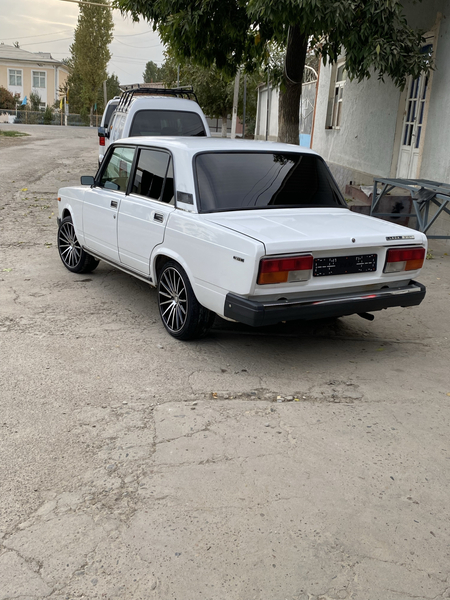 Машина жигули 07