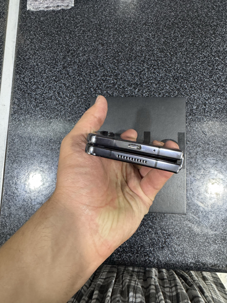 samsung Zfold 4 pamit 12.512 g holati yahwi karopka dak bor
