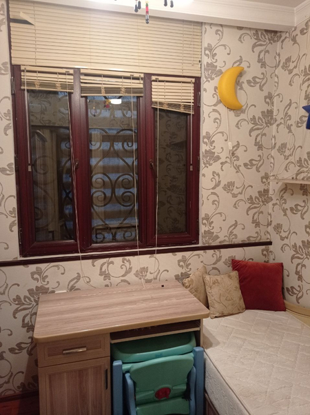 Своя.Срочно продаю.Юнусабад-11 Кихх 2/4/4