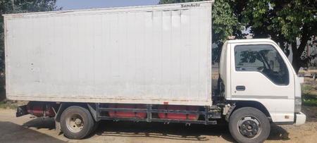 Isuzu sotiladi yili2015 yurgani 750ming moshin ishlab turibdi