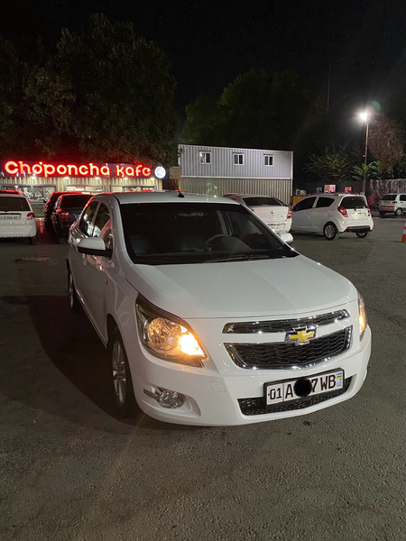 Chevrolet Cobalt белый
