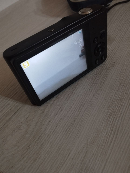 Foto apparat sotiladi