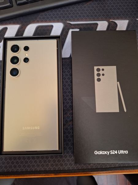 Samsung Galaxy S24 Ultra. 12/256gb.