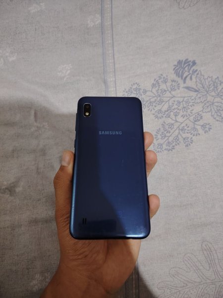 Samsung A10 holati ideal tinniq