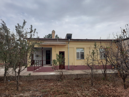 Коттедж 4 хонали 7 сотих Кармана туман. Камолот массиви