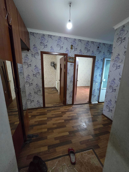 Срочно продаётся 3-х комнатная квартира в центре Кибрая