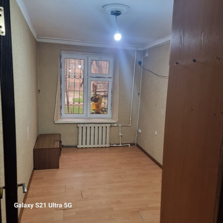 Чиланзар 26 квартал.  Продается Срочно 2 х комнатная