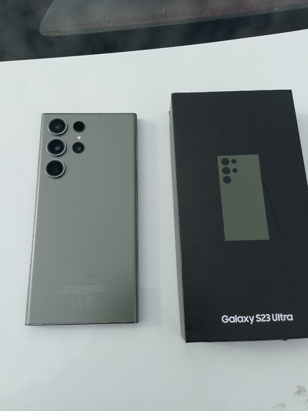 Samsung galaxy s23 ultra sotiladi holati yaxshi srochniy karopka d/k