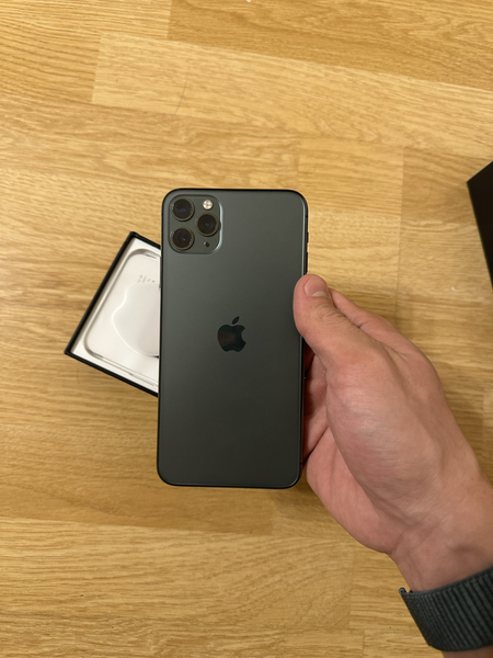 iPhone 11 Pro Max 256gb в отличном состоянии