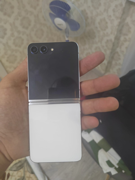 Galaxy Z Flip5 sotiladi