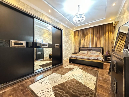 Продается 270м² ул.Чехова 4/4/4 ор-р Bon