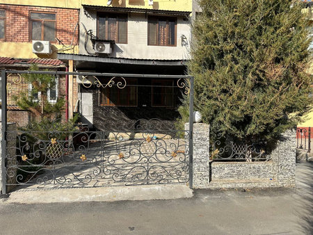 Продается квартира 2/1/4 50м2 + два огорода на Юнусабаде 7 кв.