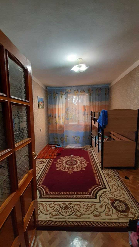 Чиланзар-Г9кв. ор.РОВД. продаётся 4\2\4 в Банковском доме. 138кв.м