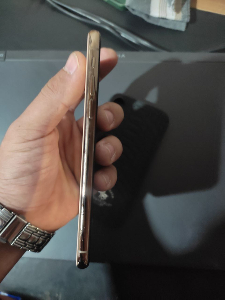 iPhone xs srocna