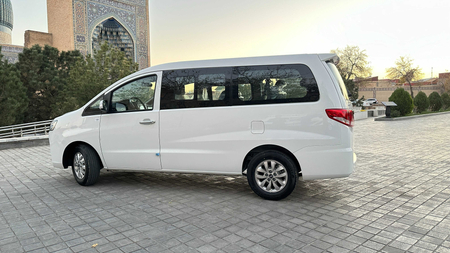 JAC M4 miniven 9 kishilik B kategorida Comfort