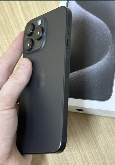iPhone 15про макс