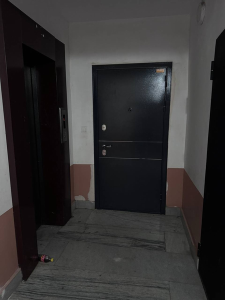 Продается своя 3 комнатная квартира на сергели 5а(элит маркет)