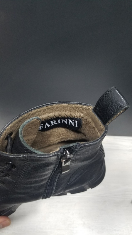 Продам женские ботинки