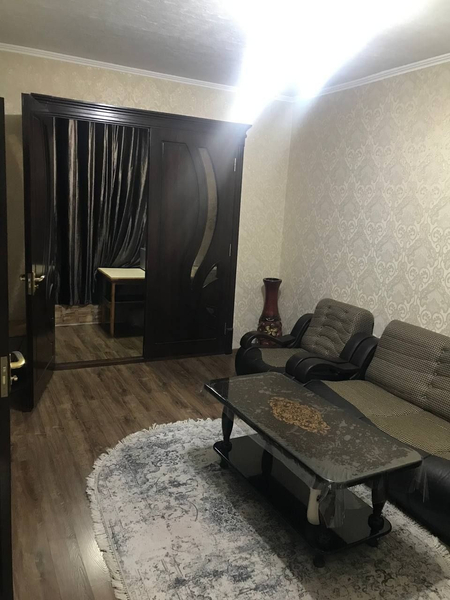 Чиланзар8 2комнаты мебель техника балкон 1.5*3 не торец ориентир РУВД