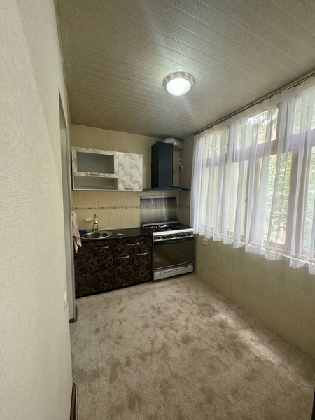 Чиланзар 9кв 3/3/4 Кирпич 70м²,бн 2/6 Ор:гостиница Малика *