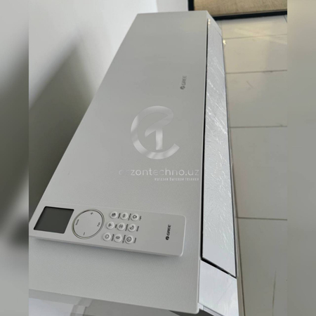 Кондиционер GREE 09 CLIVIA White Inverter R-32 GWH09AUCXB-K6DNA1A