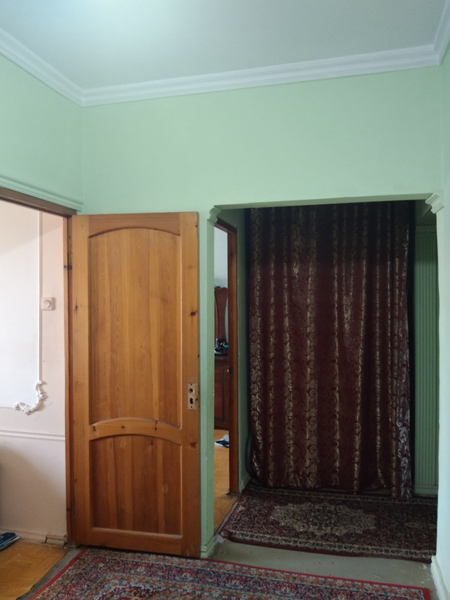 Продаётся Сергелинский район 3 комнатный квартира