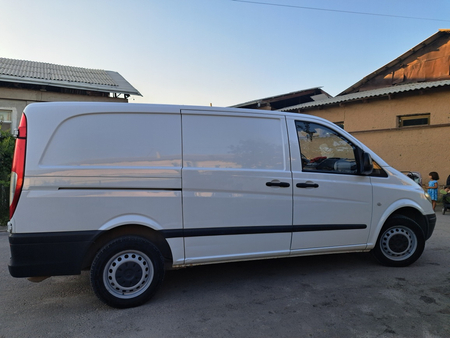 Mercedes-Benz Vito CDI 111 sotiladi