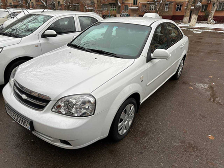 Lasetti 2009 yil kraska tozza prabek 160000 benzin bir qoll