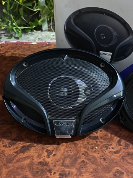 kalonka sotiladi KENWOOD