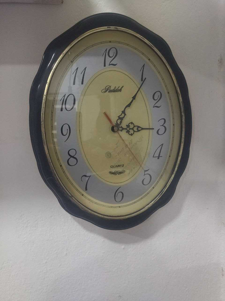Продается часы настенные
