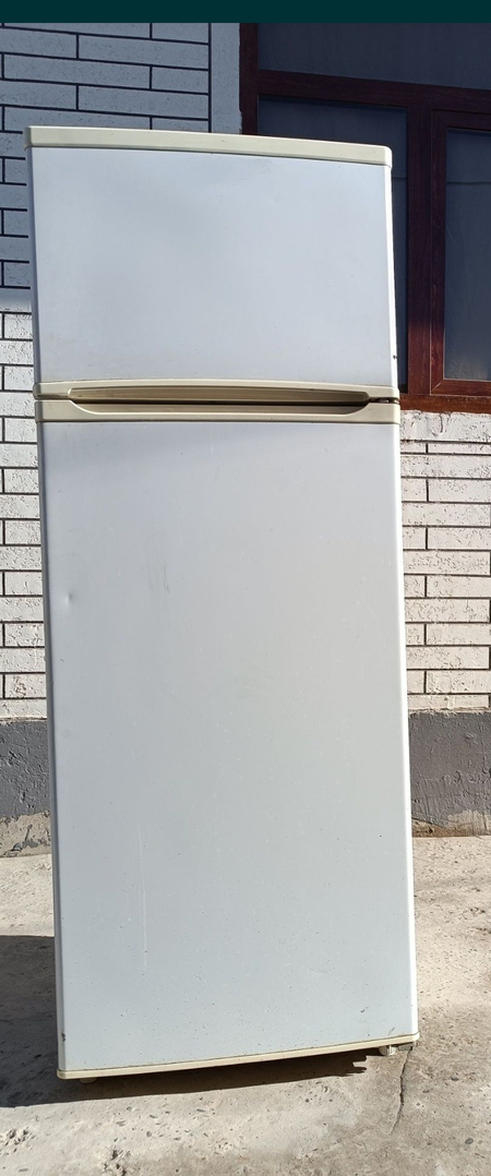 Продоётся холодильник RISON WG