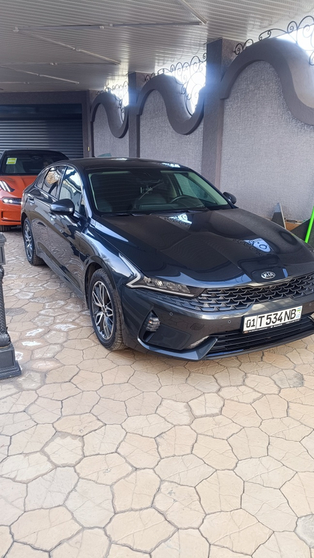 Продается своя Kia K5 Style