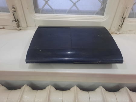 Playstation 3. 4 dona pulti bo