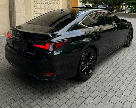 Lexus ES300h F-Sport 2023 год Европейка