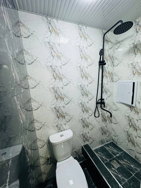 Продаётся Чиланзар 6 кв
1/2/4
Балкон 1.5х3
Тип строительный:кирпич 
Об