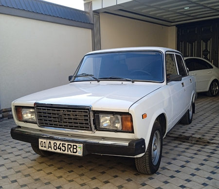 Srochna sotiladi vaz 2107