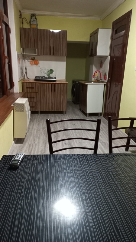 Сдам срочно квартиру в аренду 2 этаж 2 комнатнаяя
