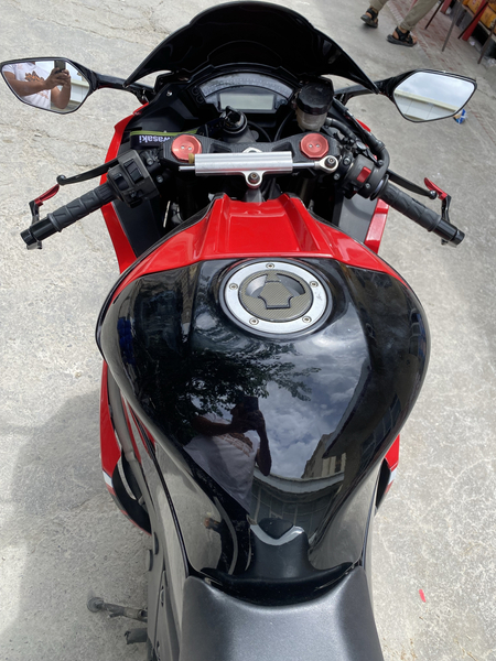 Kawasaki zx10r sotiladi