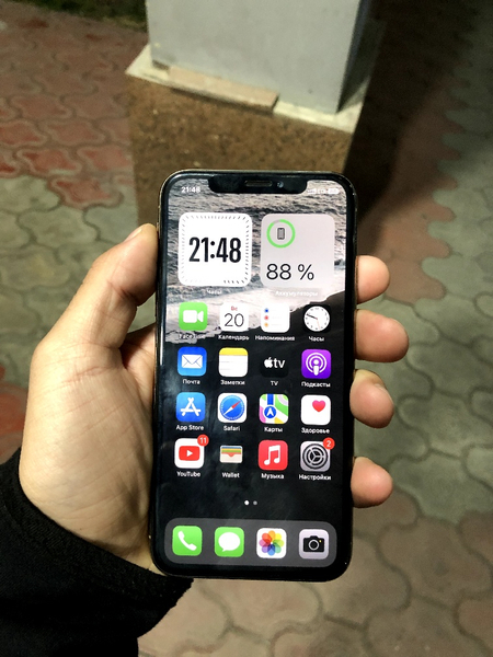 iPhone xs sotiladi