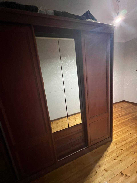 Шкаф сотилади спашьний