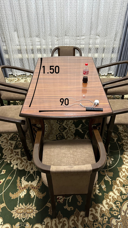 Продается стол и кресла