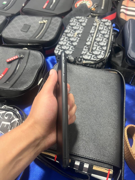 Iphone 7+ 32 gb holati udar