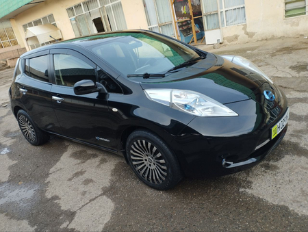 Nissan leaf elektromobil sotiladi