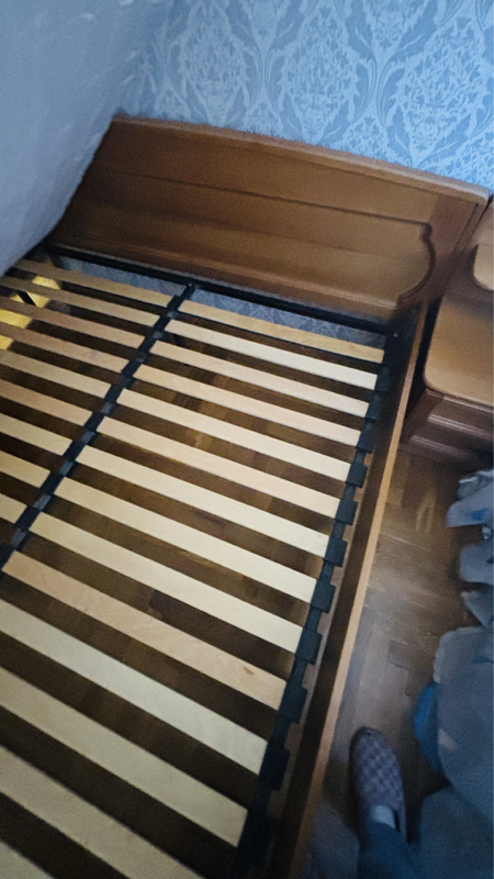Продажа кровати из натурального дуба