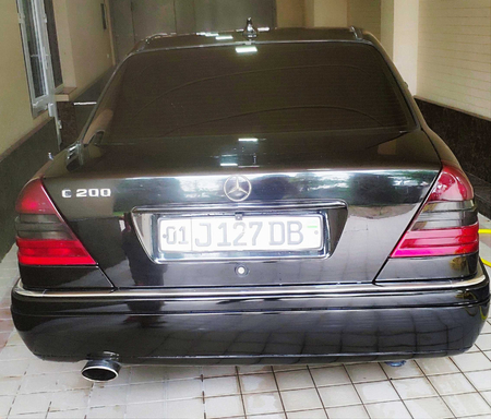 Mercades Benz 202 srochna sotiladi